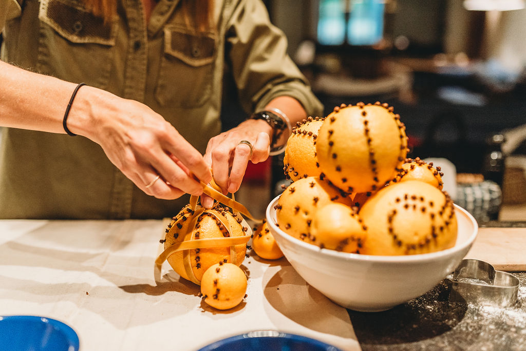 Simple Christmas Craft: Orange Pomanders - now & gen